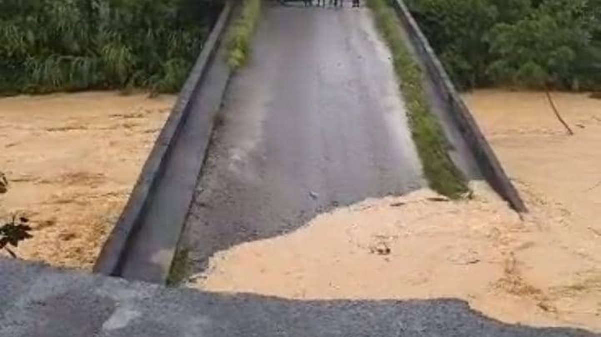 Lluvias hicieron colapsar puente que comunica Apure con Táchira ...